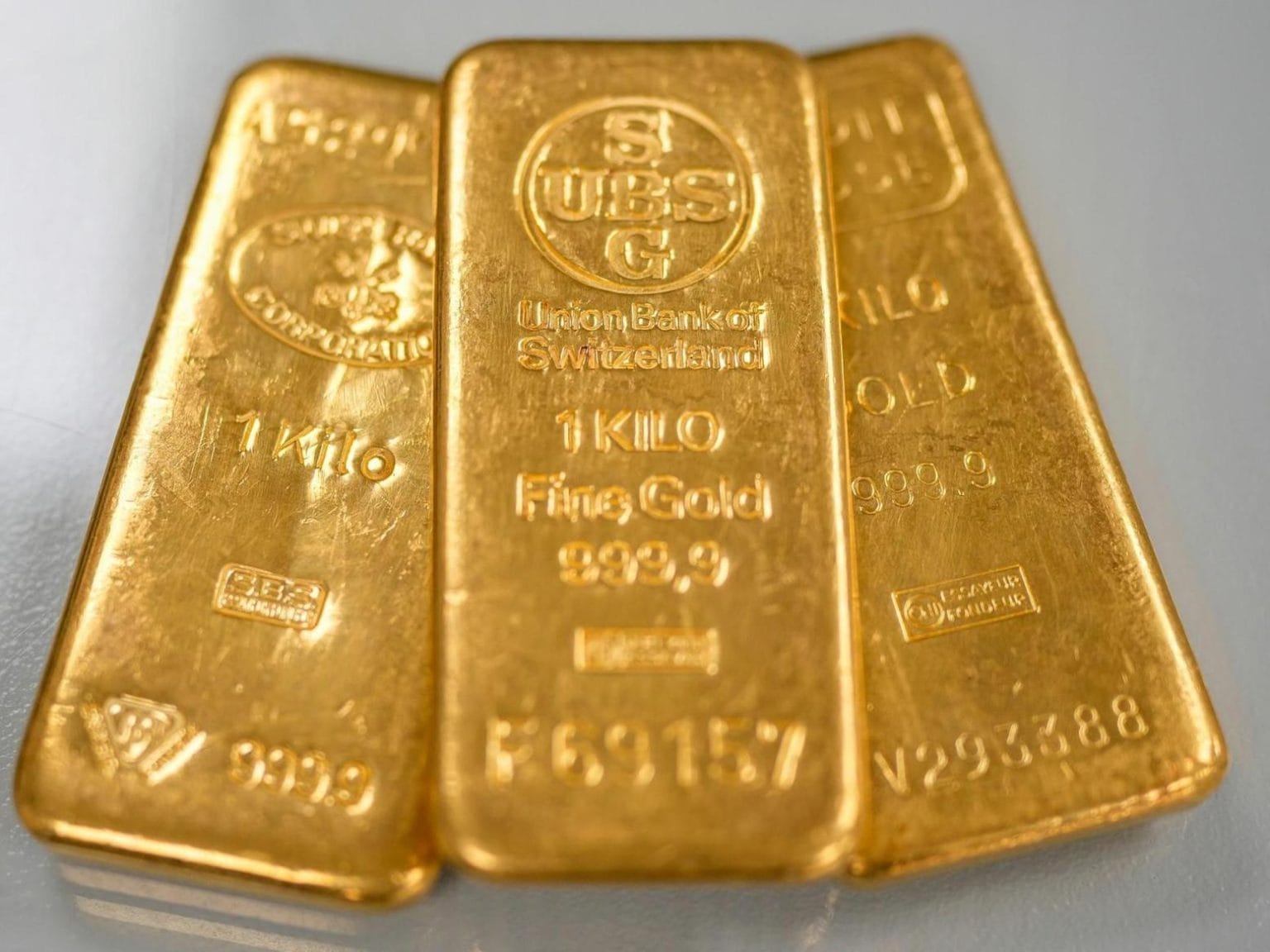Gold Drops Below $5,000 As Nigerian Market Women Outperform Crash